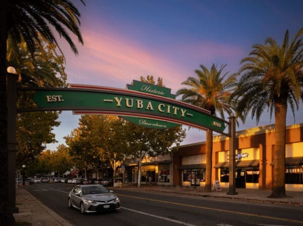 YESCO Installs New Gateway Arch in Yuba City, CA | Billboard Insider™